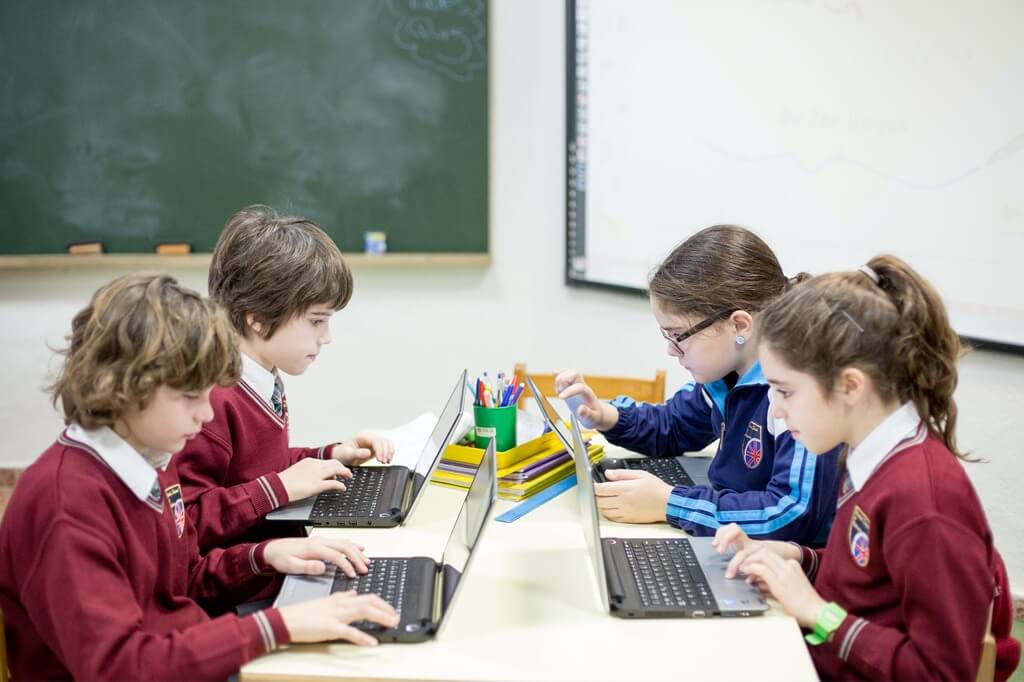 Using Social Media in the Classroom - British School of Valencia